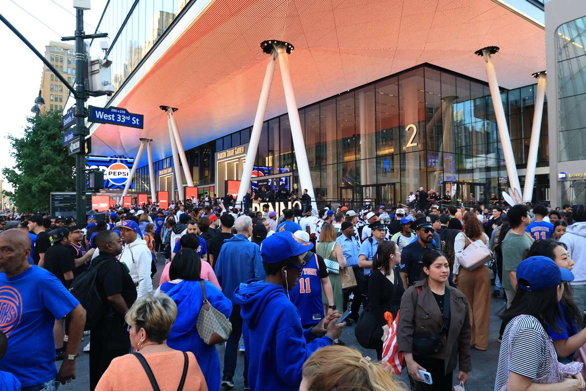 New York Knicks fans make city blue and orange ahead of NBA Finals ...