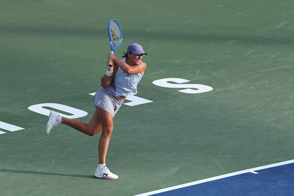 Iga Swiatek among stars made to wait as Seoul quarter-finals washed out ...