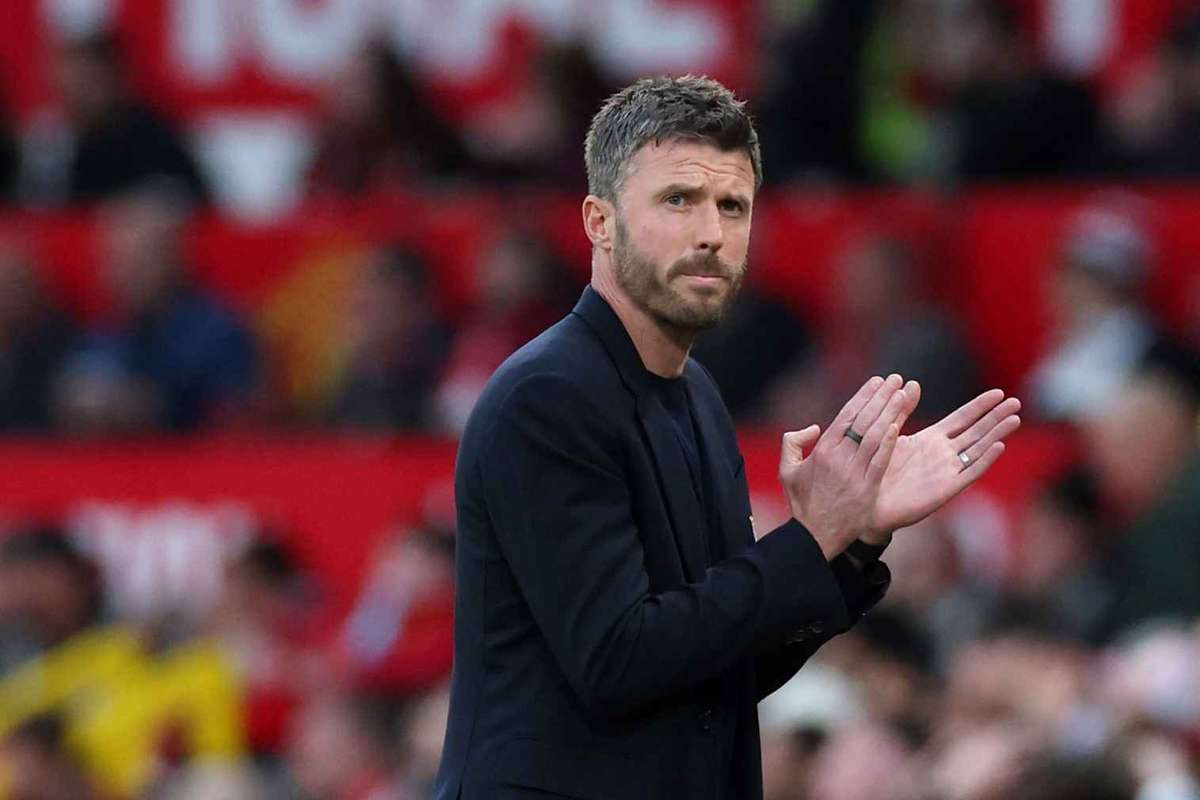 Michael Carrick wants 'clarity' over Man Utd future as key decision ...