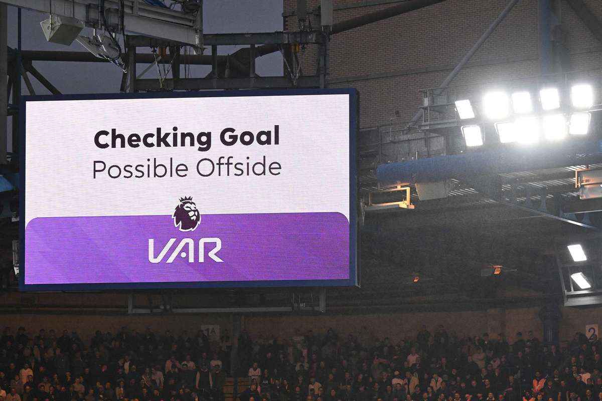 Premier League creates Twitter account to explain VAR decisions in real ...
