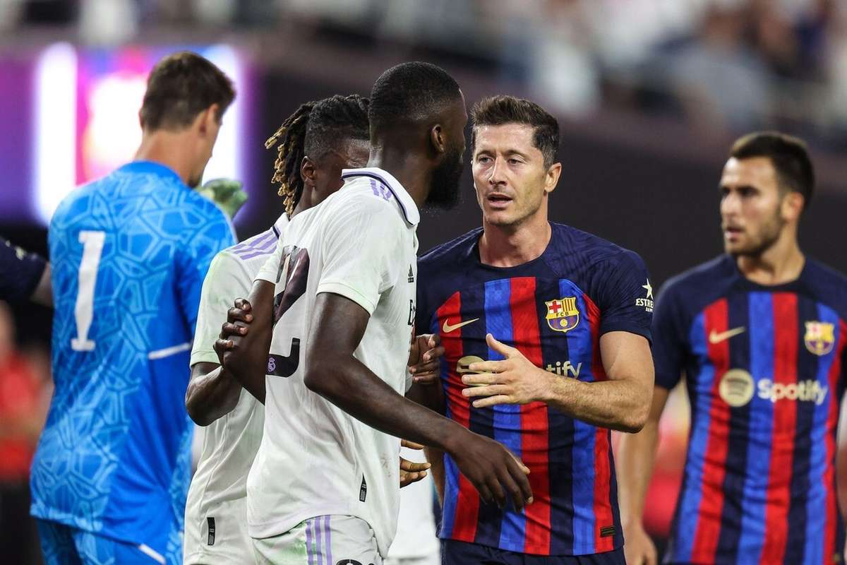 Real Madrid - Barcelona: What could the two rivals do to catch each ...