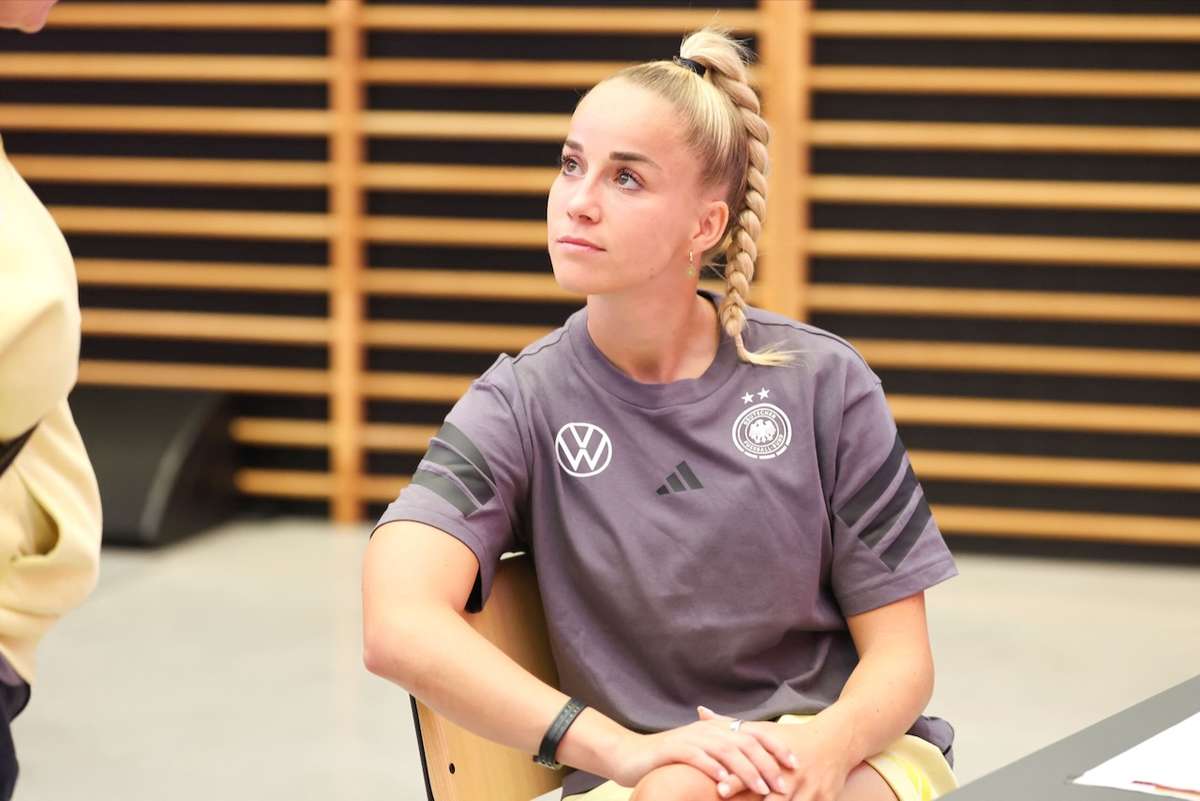 Giulia Gwinn, capitã da seleção da Alemanha: "É preciso ter problemas ...