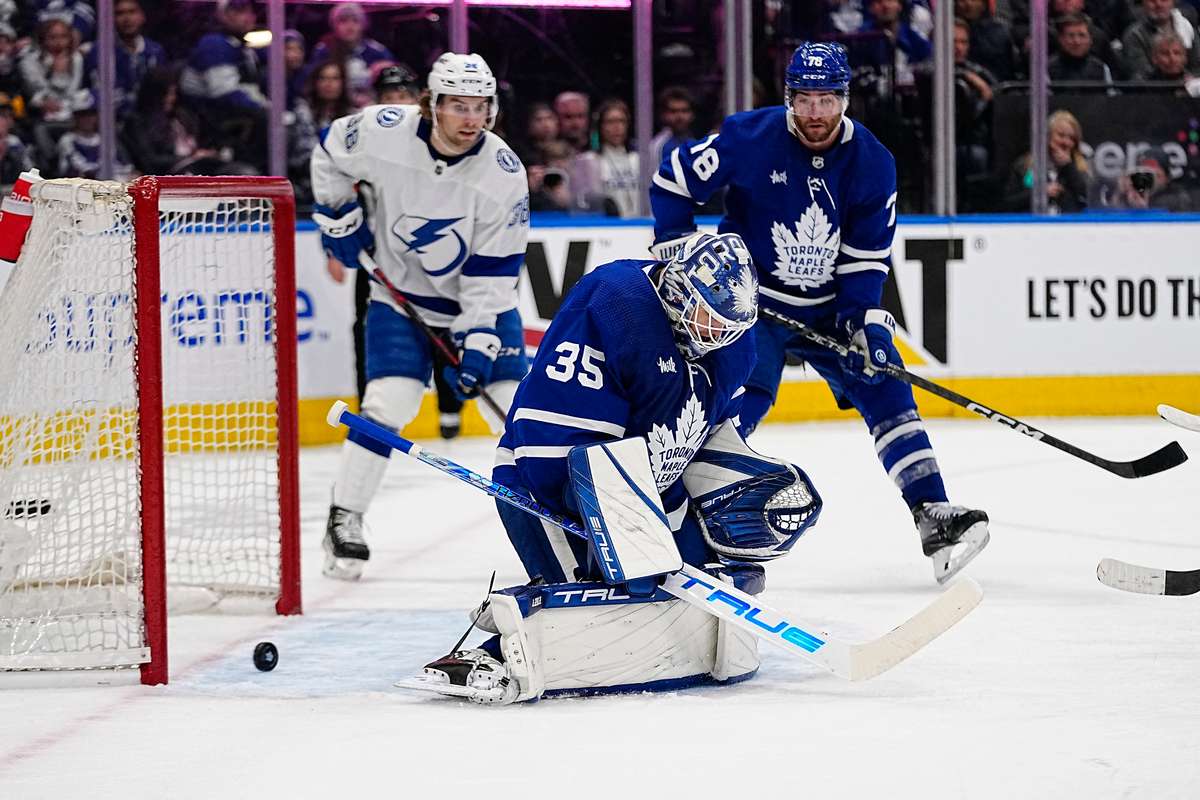 NHL roundup: Lightning rout Leafs in Game 1 | Flashscore.com