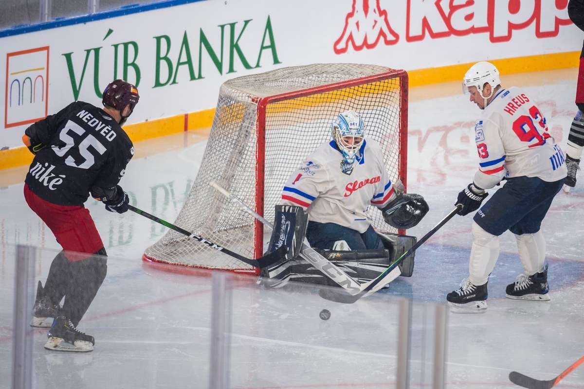 Legendy ukázali svoje umenie. Slovan remizoval so Spartou v predzápase ...