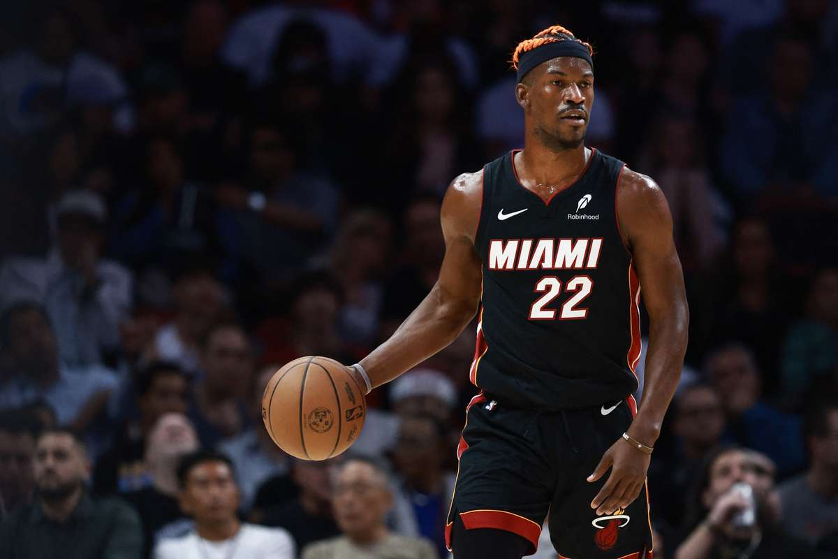 Miami's Jimmy Butler acquired by Golden State Warriors, signs massive extension | Flashscore.nl
