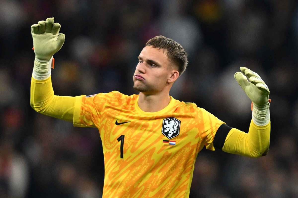 Netherlands sweat over fitness of Verbruggen and Depay for World Cup ...