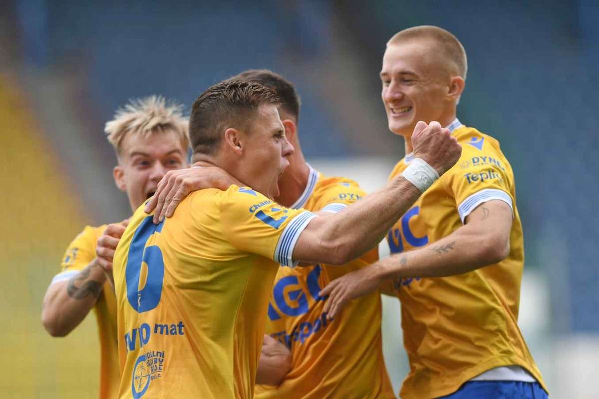 Teplice slaví první tři body sezony, Chramosta dal dva góly Hradci ...