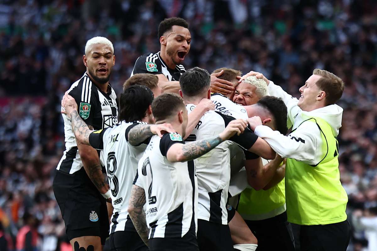 Carabao Cup final: Dan Burn and Alexander Isak goals power Newcastle ...