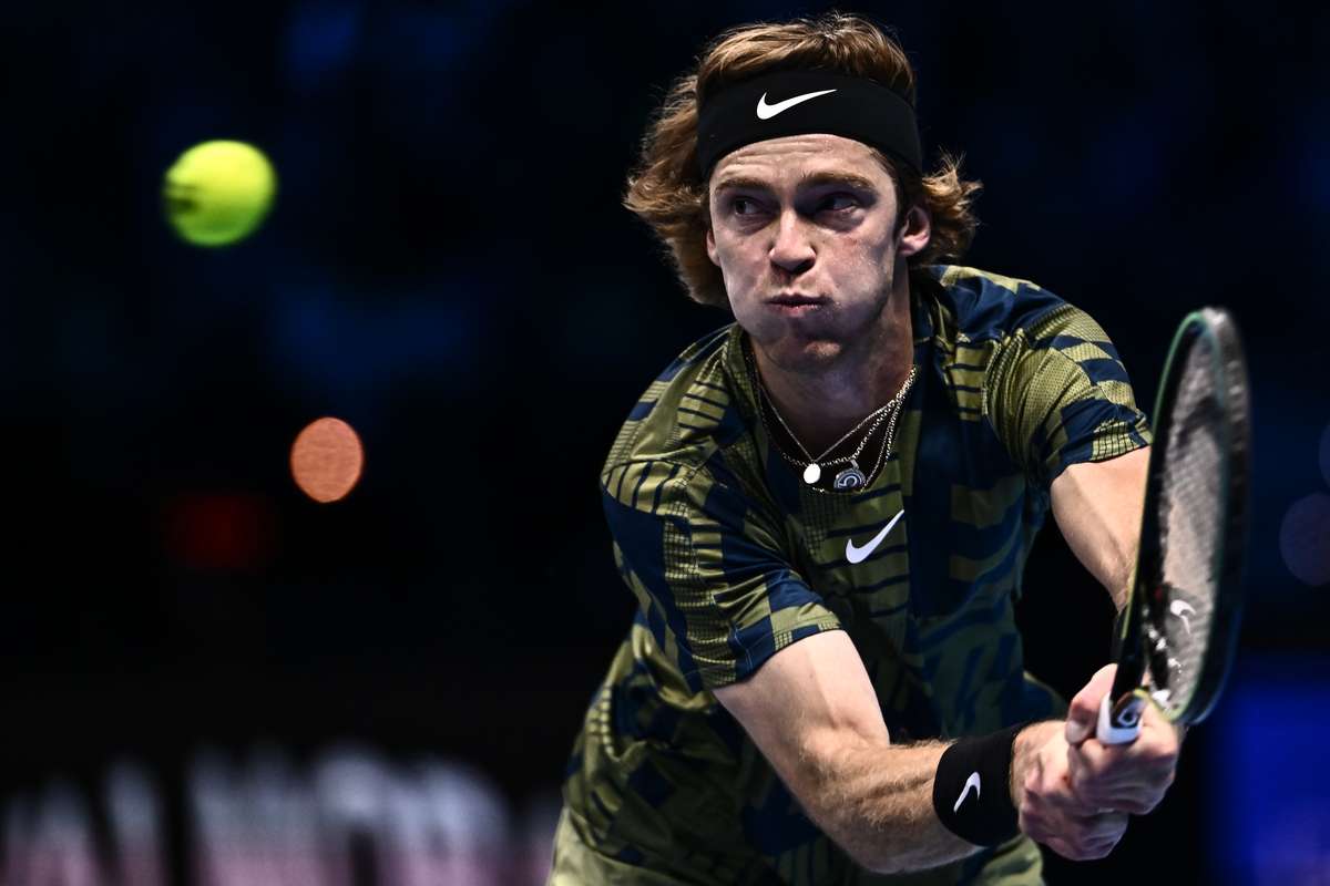 Rublev se impone a Medvedev en el vibrante duelo ruso de las Finales ...