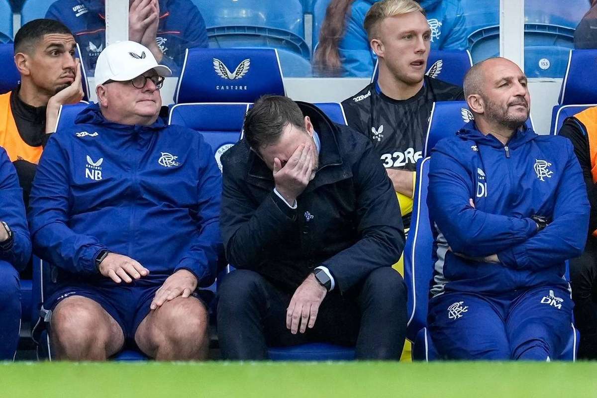 Glasgow Rangers l-a demis pe antrenorul Michael Beale din cauza ...