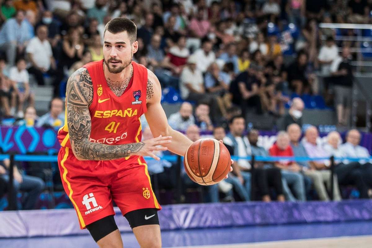 Bo Cruz je tady, zdravil Satoranský na hotelu hvězdu filmu Hustle ...