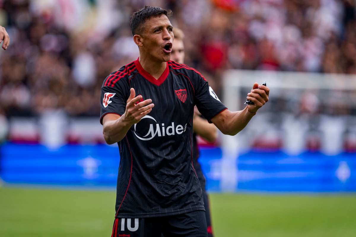 Alexis Sánchez ya espera con su Sevilla al Barça, su exequipo ...