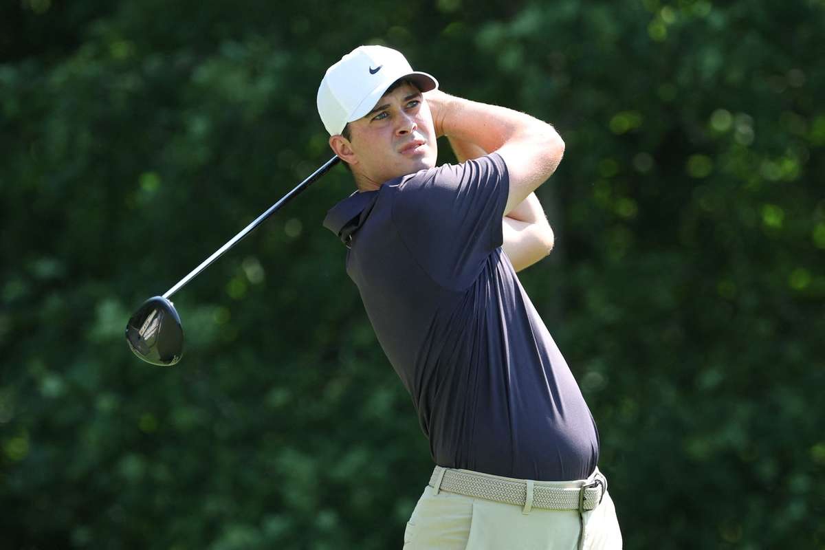 El defensor del título Davis Thompson toma la delantera por un golpe en ...