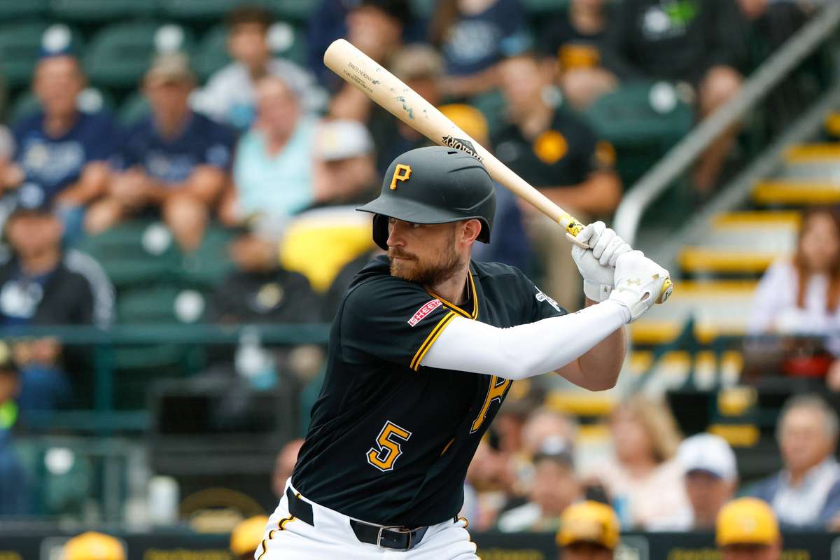 Brandon Lowe is first player to hit a home run in 2026 MLB season ...