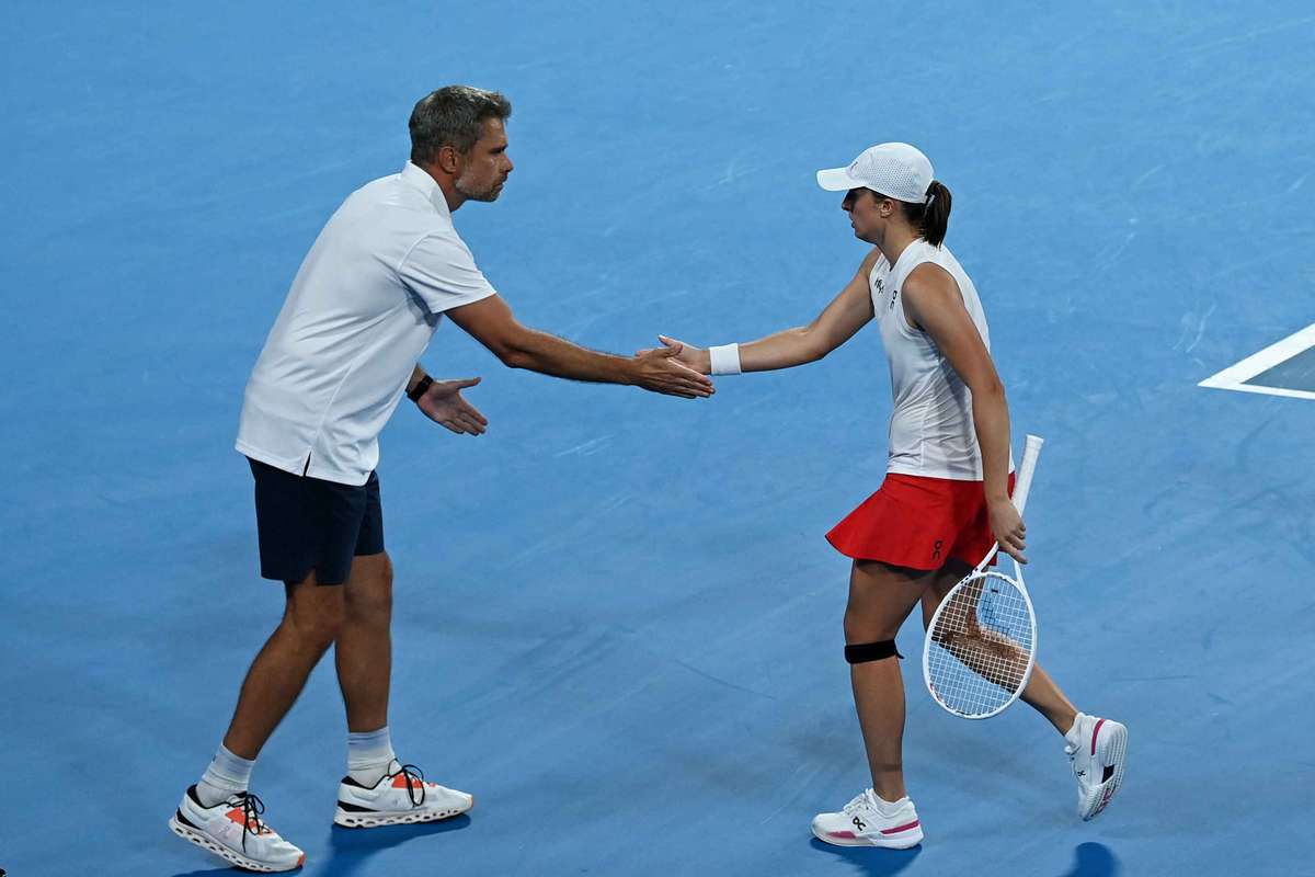 World number one Swiatek parts ways with coach Wiktorowski | Flashscore ...