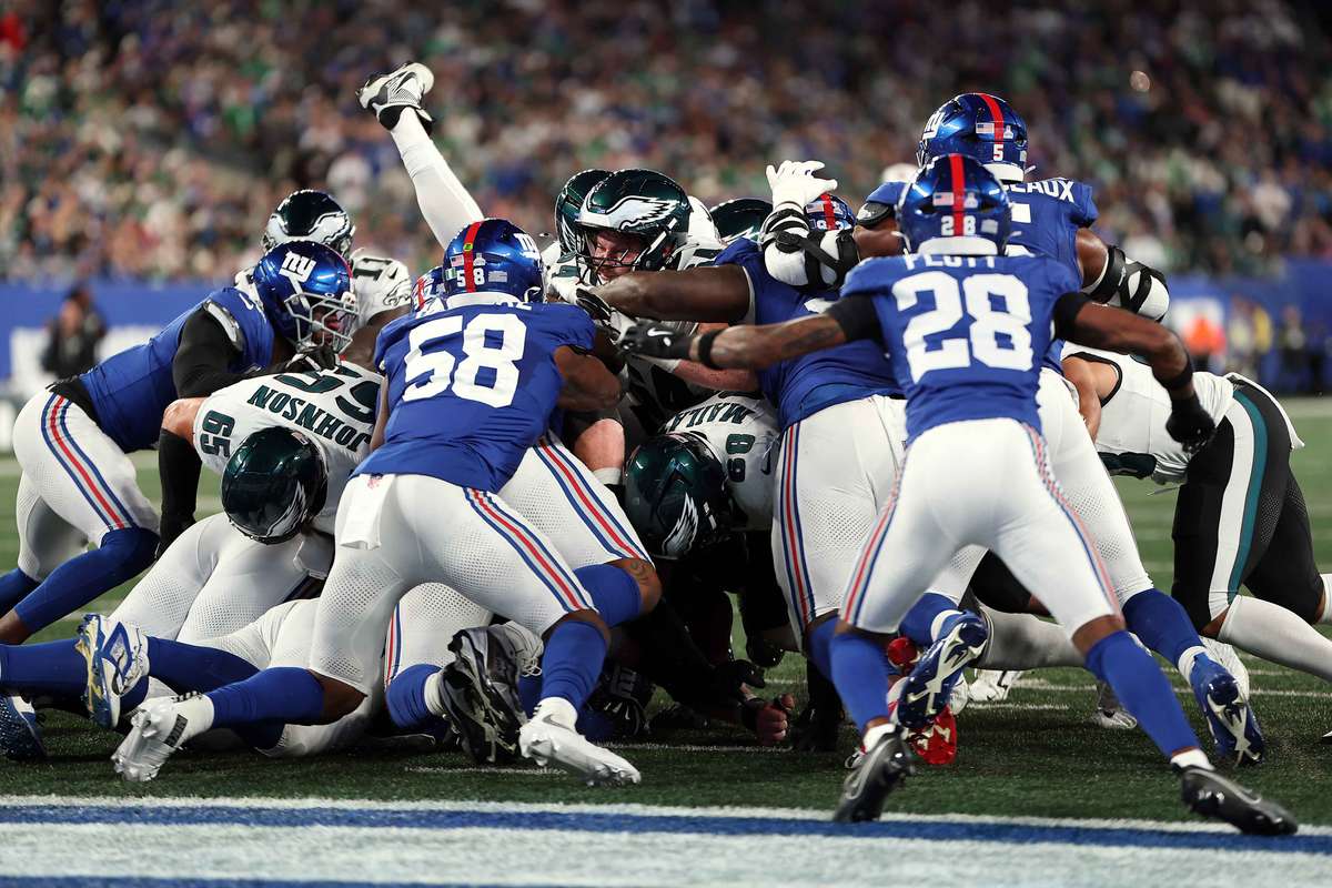 Should the NFL ban the controversial Tush Push? | Flashscore.fi