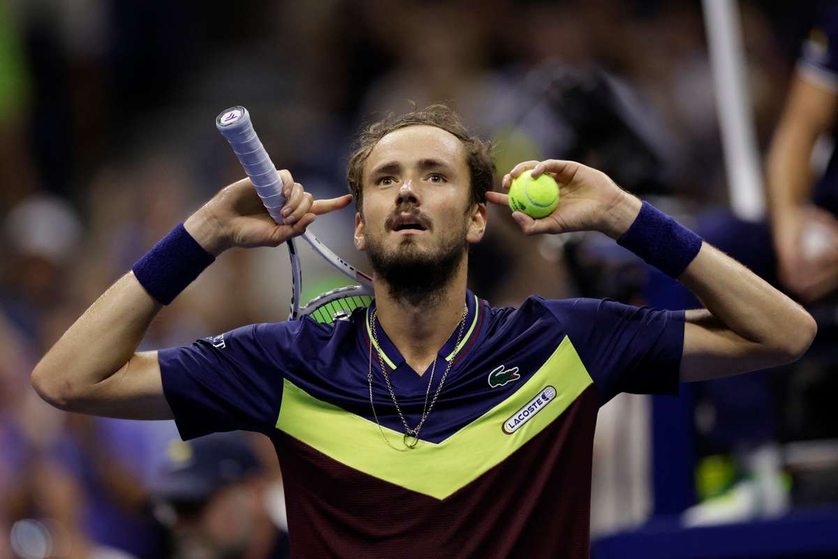 Medvedev, feliz tras superar a Alcaraz: "Es genial, especialmente ...