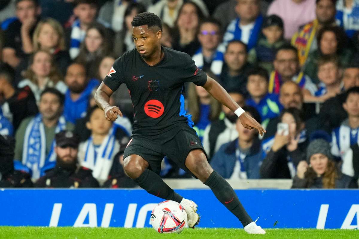 Barcelona's Ansu Fati facing weeks out after suffering hamstring injury ...