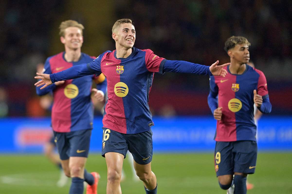 Brilliant Barcelona score seven against Valencia in La Liga ...