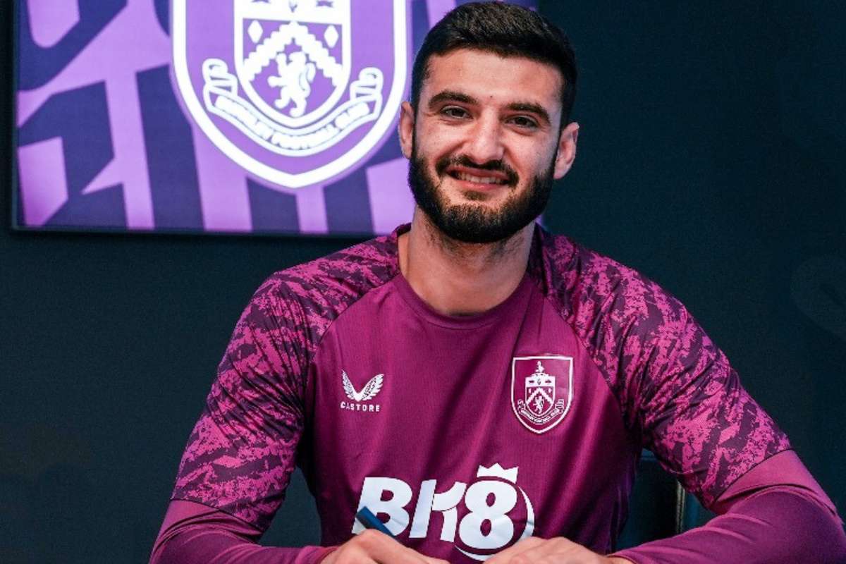 Armando Broja: Burnley sign striker from Chelsea on five-year deal | Flashscore.nl