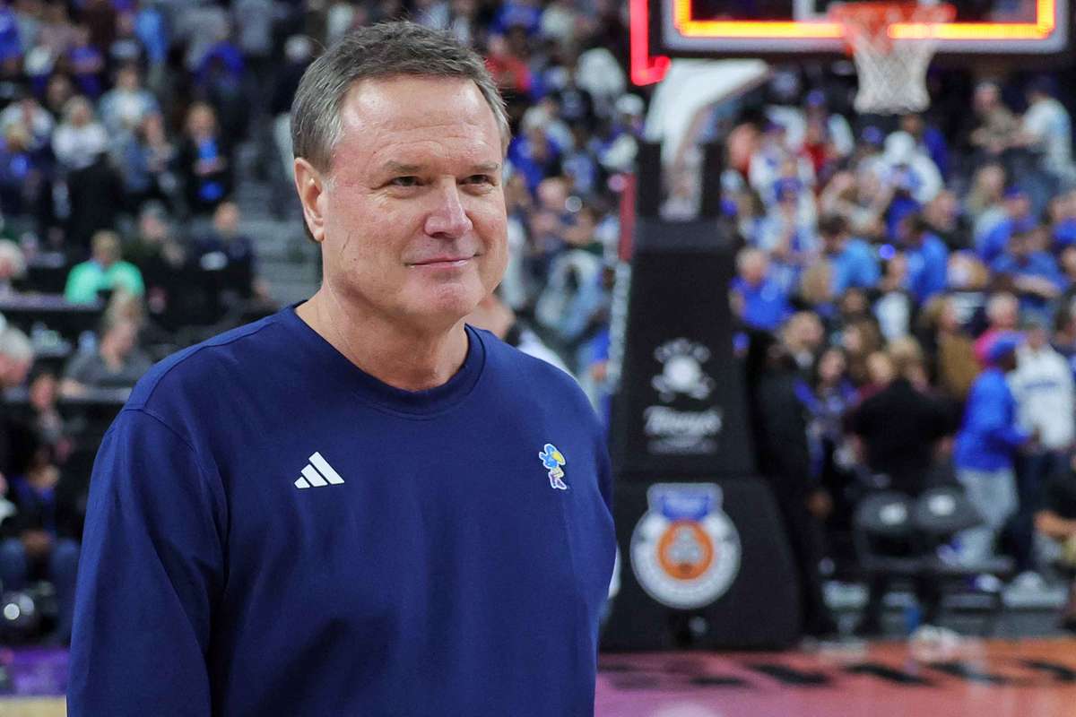 Kansas basketball coach Bill Self released from hospital | Flashscore.com