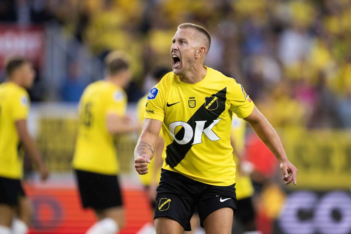 Eredivisie roundup: FC Utrecht suffer first loss, AZ drop points in ...