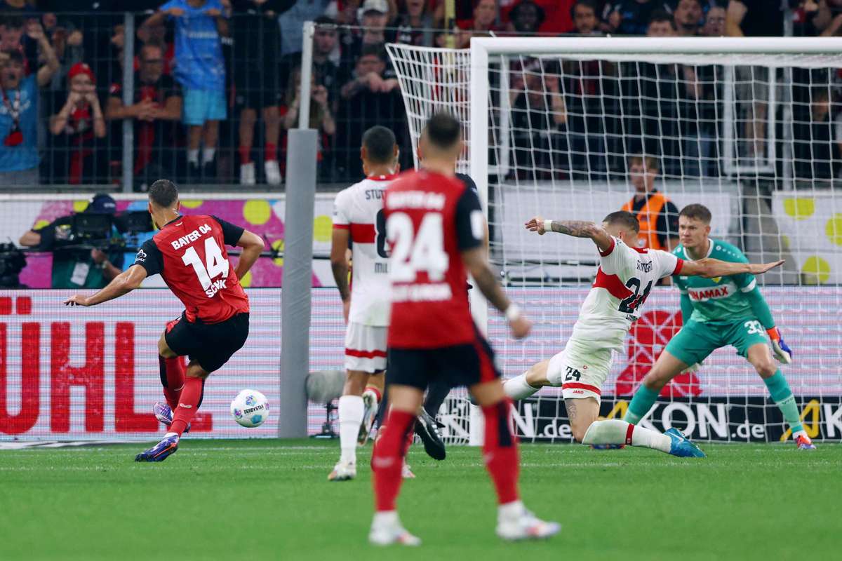 Ten-man Leverkusen beat Stuttgart on penalties to lift Super Cup | Flashscore.dk
