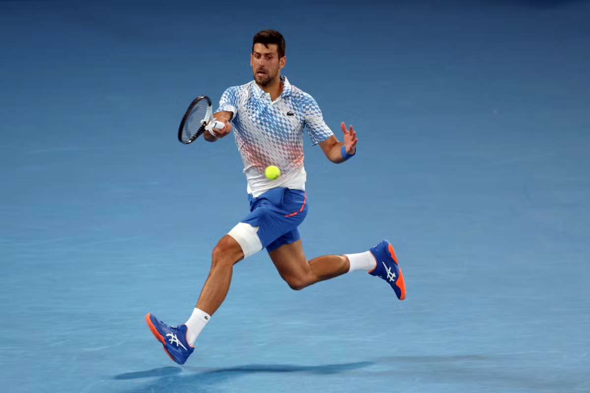 Novak je z jiného vesmíru, říká trenér Djokoviče. Srb měl AO dohrávat s ...