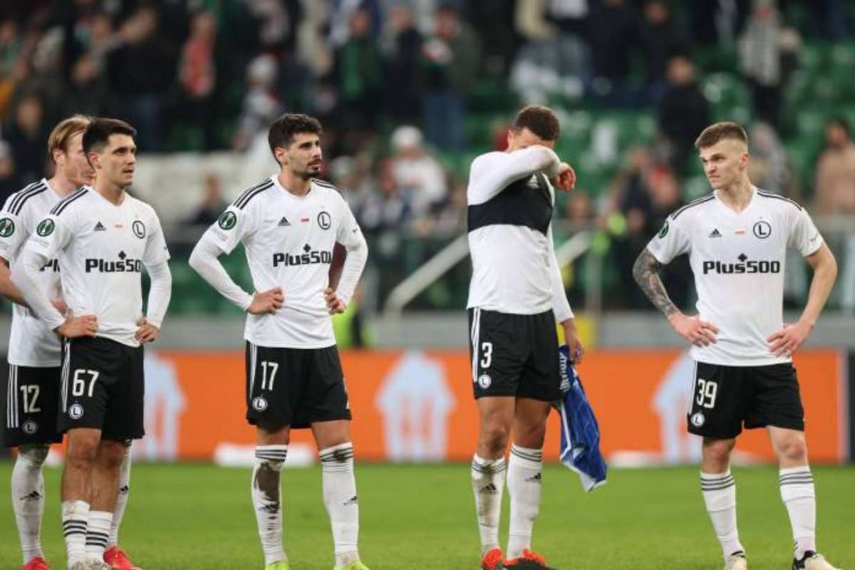 UEFA ukarała Legię finansowo i zamknięciem trybun za mecz z Molde ...