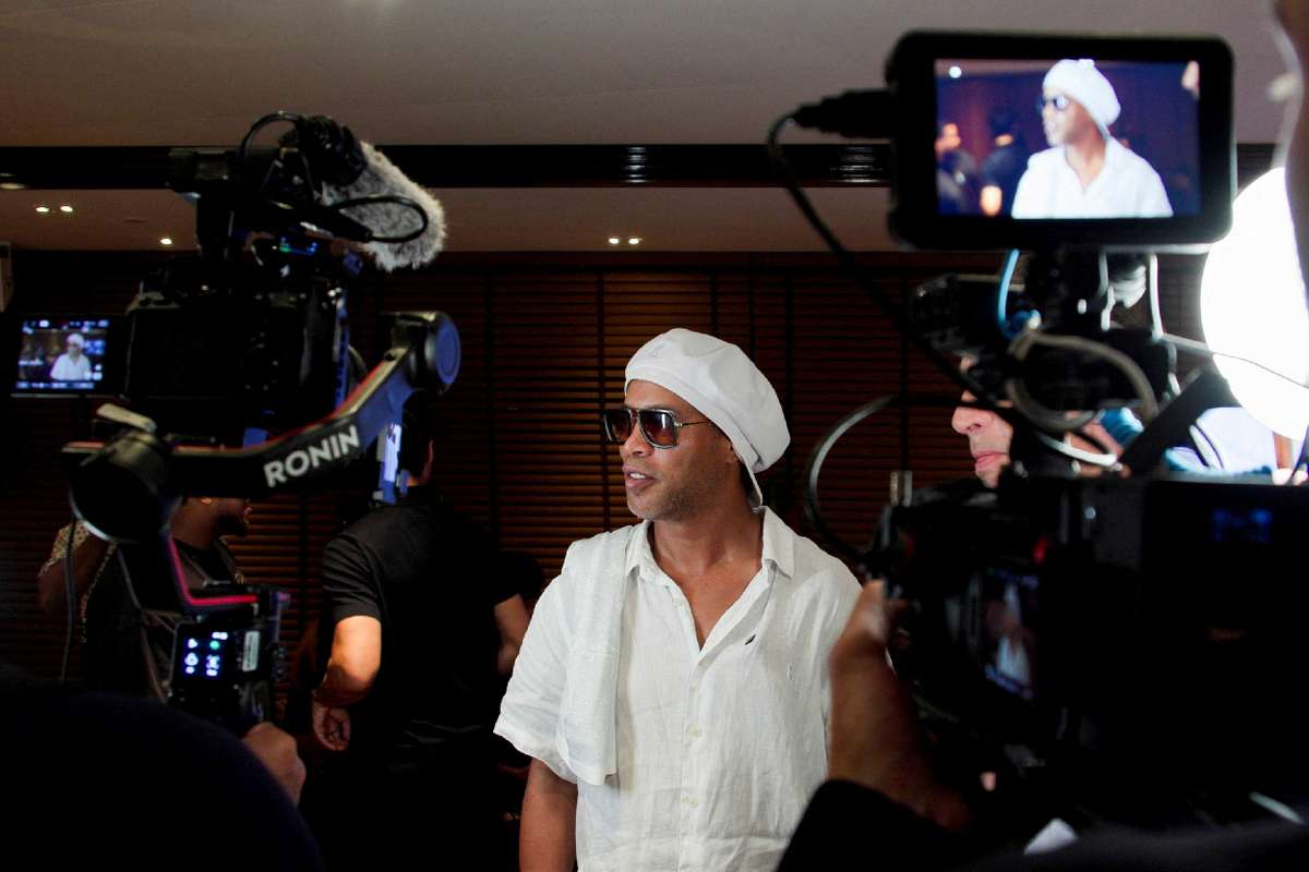 Ronaldinho 'extremely happy' after announcing shock return to football ...
