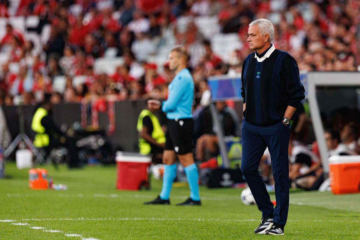 José Mourinho assina com o Benfica até 2027 mas clube fica com opção de ...