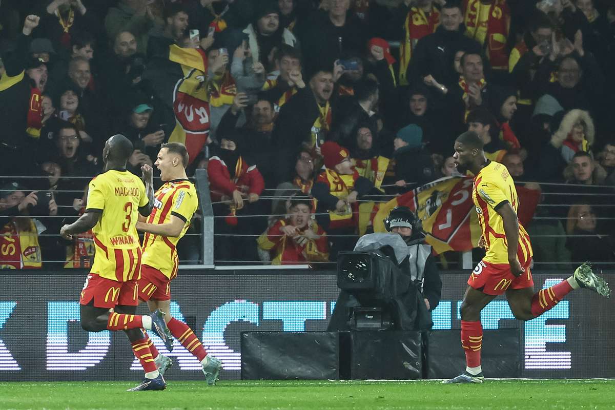 Ligue 1 : Au terme d'une fin de match folle, Lens remporte une victoire ...