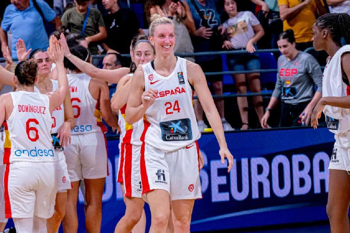Laura Gil llega a las 150 internacionalidades con la camiseta de España ...