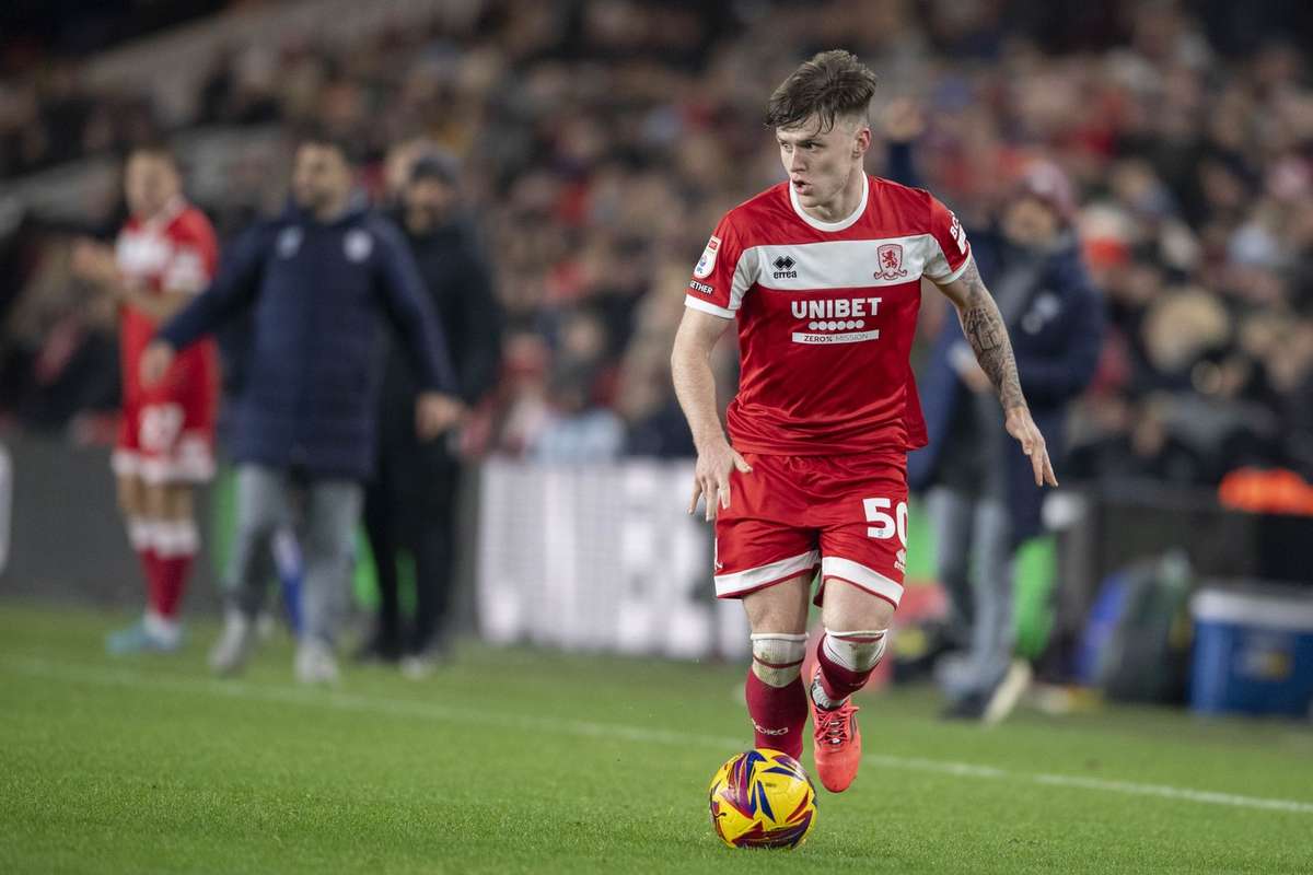 Bournemouth emerge as favourites for young Liverpool winger Doak ...