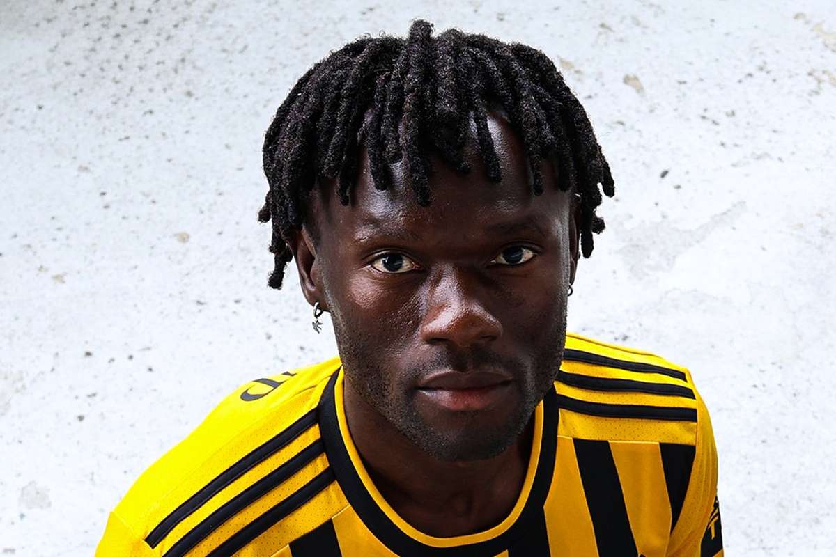 Oficial: Mimito Biai volta a Portugal para jogar no Lusitânia de ...