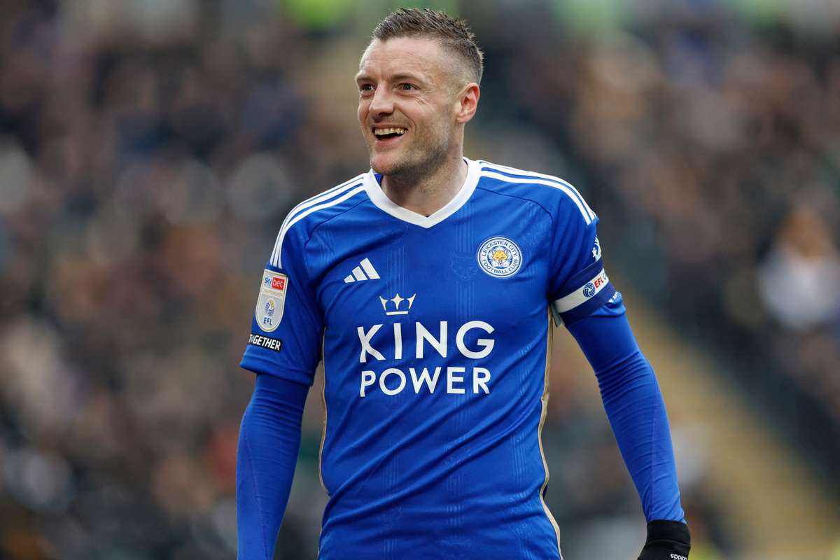 Vardy signs new one-year contract to extend Leicester stay | Flashscore ...