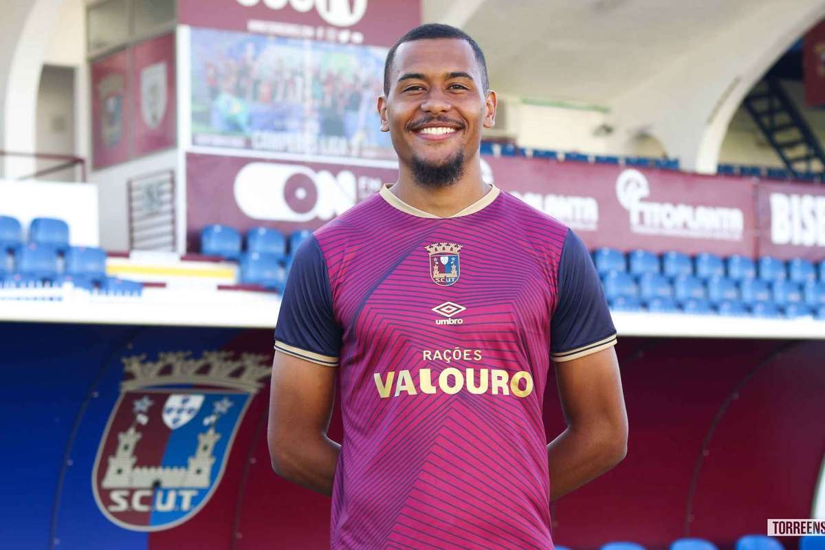 Defesa brasileiro Dani Bolt prolonga vínculo com o Torreense até 2026 ...