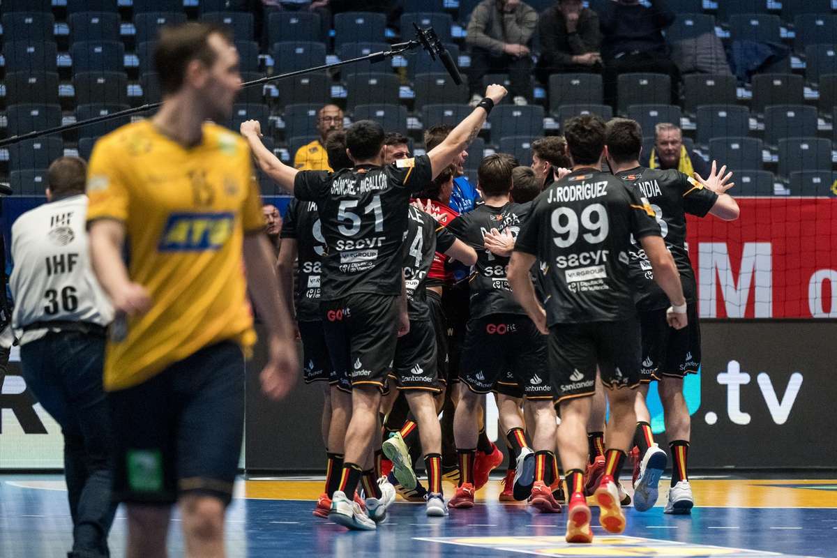 Sweden throw five-goal-lead against fighting Spain in epic handball ...