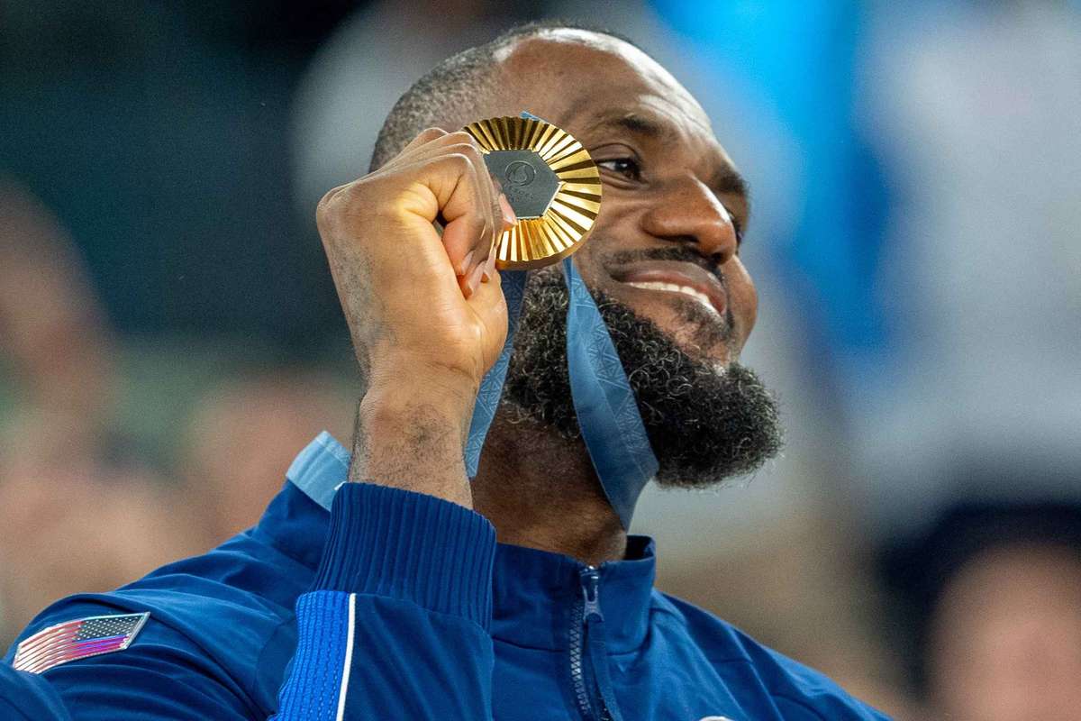 Paris-2024: LeBron sente-se "muito honrado" pelo ouro e pelo prémio de ...