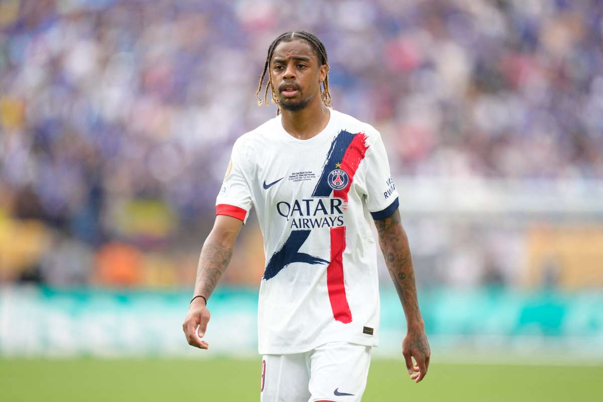 Imprensa catalã noticia interesse do Barcelona em Bradley Barcola ...