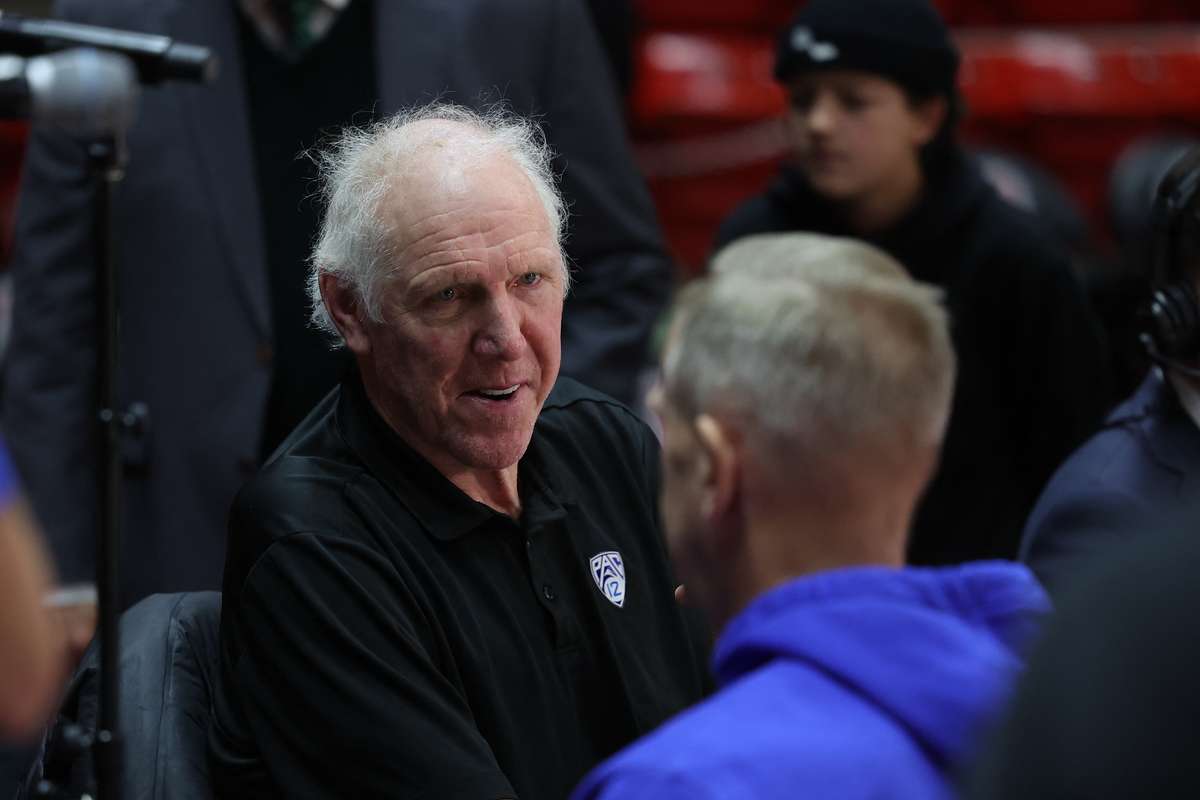 Bill Walton, membro do Hall da Fama da NBA e espírito livre, morre aos ...