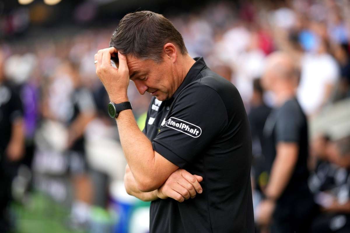 Oficial! Primul antrenor din Premier League demis în acest sezon ...