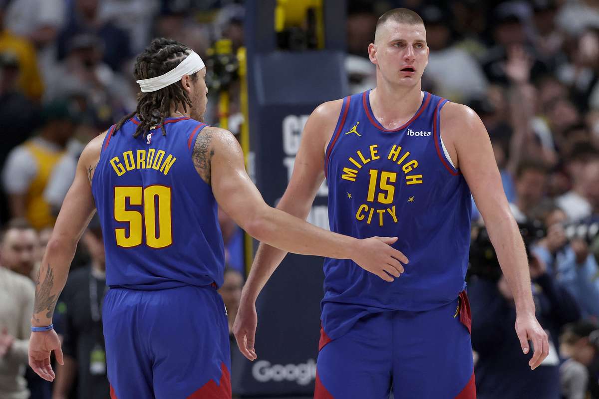 NBA: Jokic conduce Nuggets în fața lui Lakers / Knicks și Cavs ...