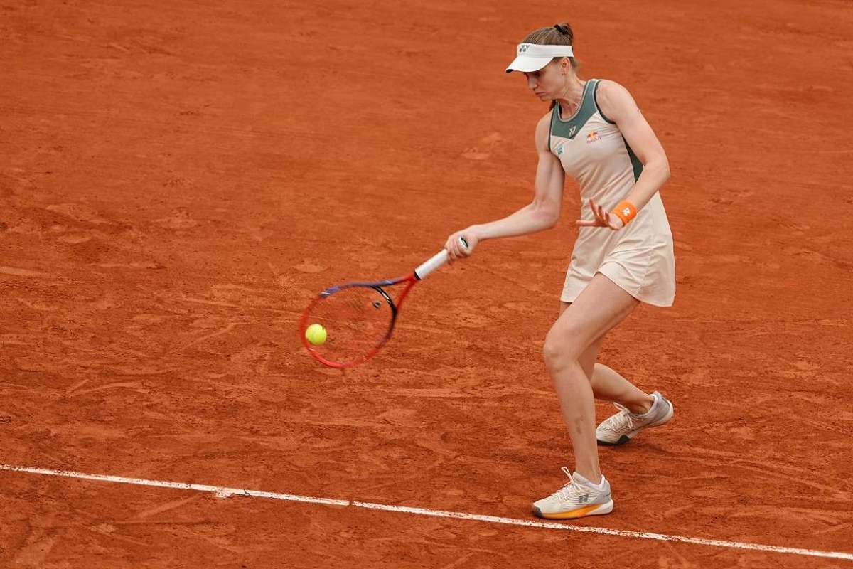 Rybakina se qualifie facilement pour le 2ᵉ tour de Roland-Garros ...