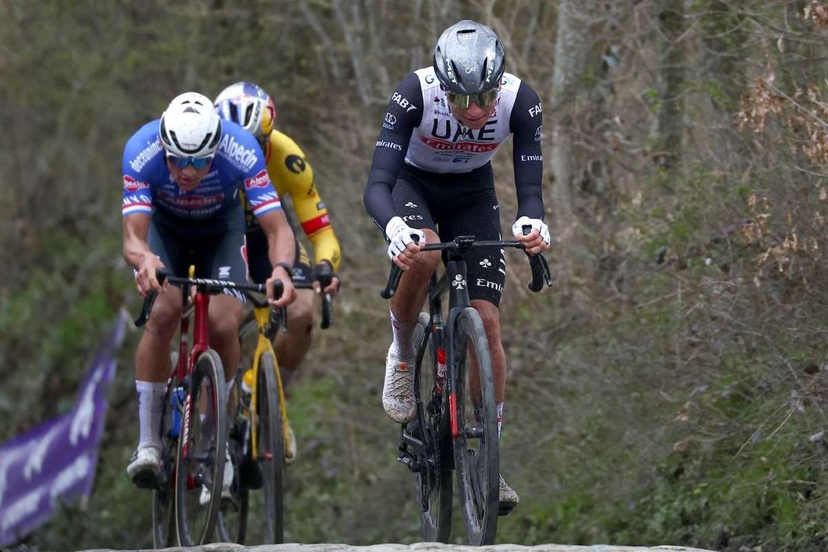 Pogacar gana el Tour de Flandes de forma magistral por delante de Van der Poel y Pedersen ...