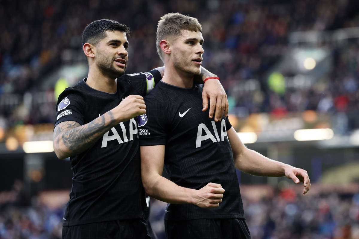 Cristian Romero header rescues Frank and Tottenham Premier League draw ...