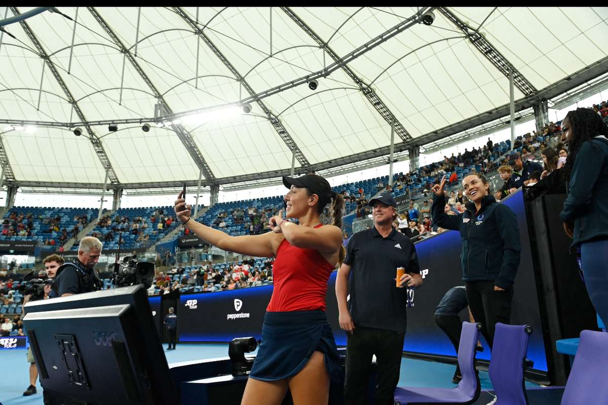 Jessica Pegula swats aside world No.1 Iga Swiatek as U.S. lead in ...