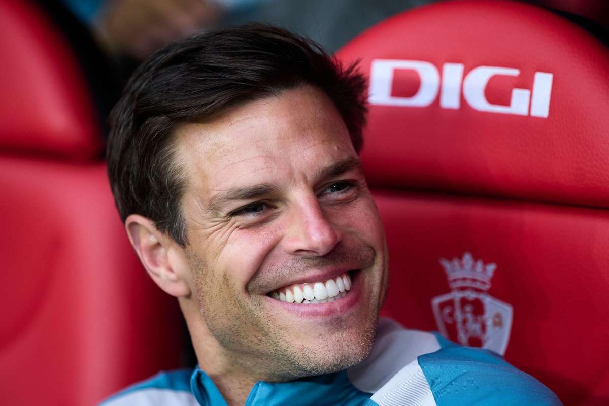Sevilla sign free agent Cesar Azpilicueta after defender released by ...