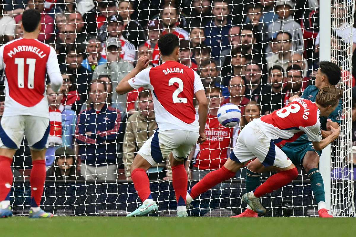 Evanilson scores late winner as Bournemouth produce comeback to stun Arsenal | Flashscore.com