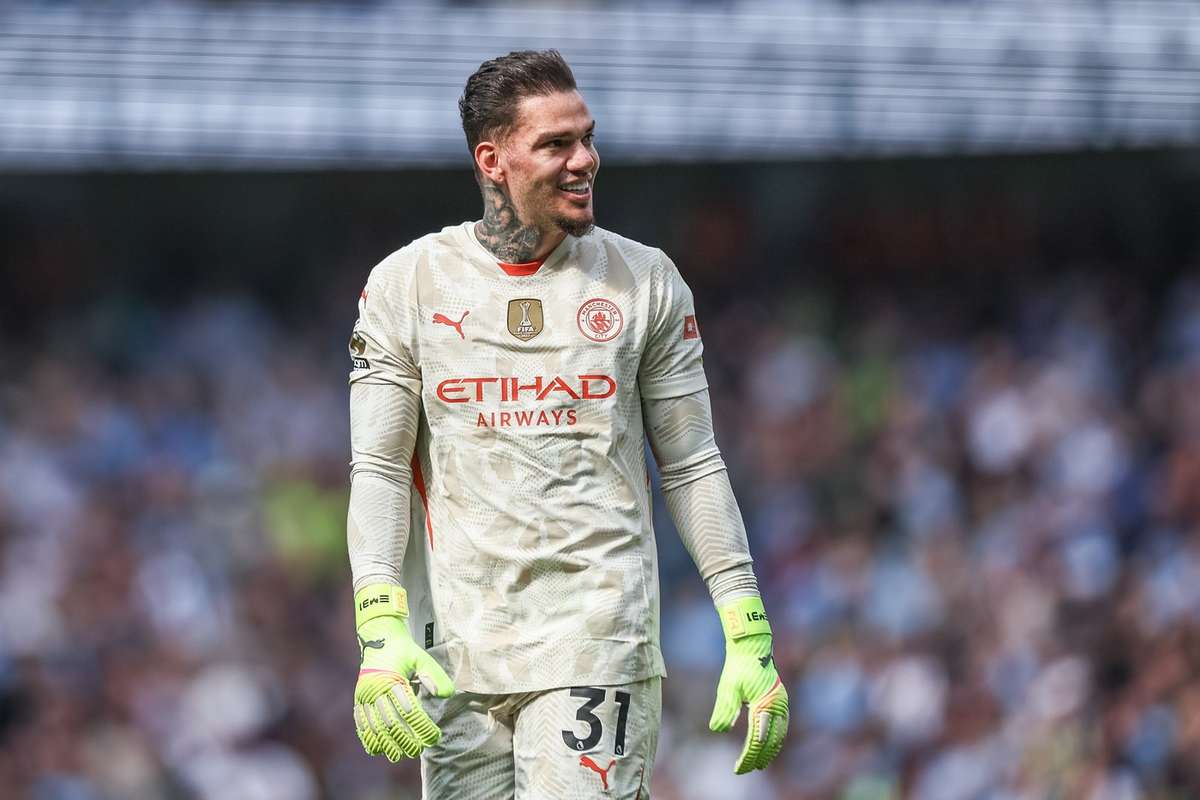 Ederson amplia recorde de assistências na Premier League em goleada do ...